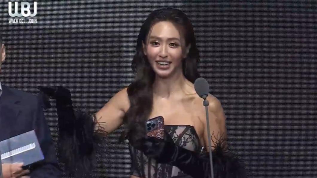 薔薔走鐘獎上台頒獎「我想大便」慌了！ 穿性感禮服瀉藥發作：趕快│TVBS新聞網