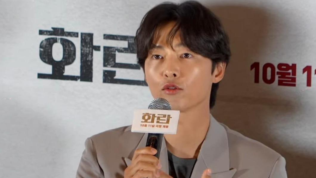 結束偽單身！宋仲基「擁洋妻」出席親妹婚禮 放閃甜曝光│TVBS新聞網