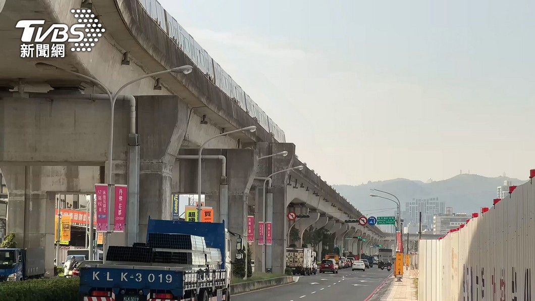 桃捷驚魂！摸黑走「3層樓高」軌道 客怨：延誤1HR│TVBS新聞網