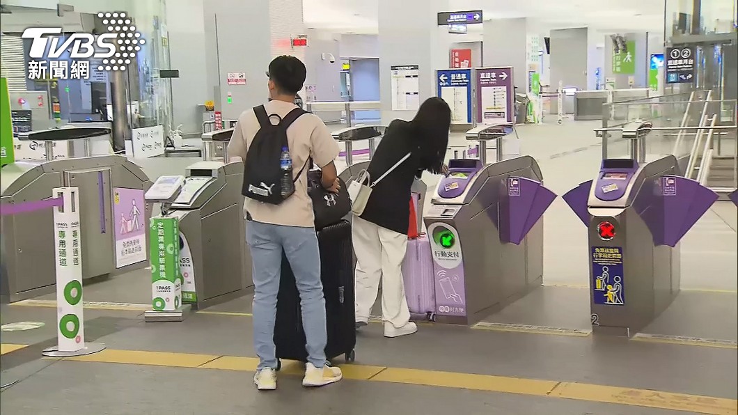 桃捷驚魂！摸黑走「3層樓高」軌道 客怨：延誤1HR│TVBS新聞網