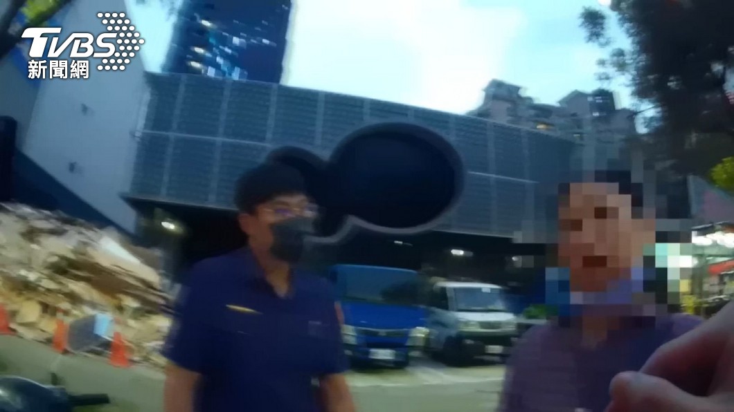 壓力大灌威士忌！醉嬤無照載孫又闖燈 酒測值0.95嚇壞警│TVBS新聞網