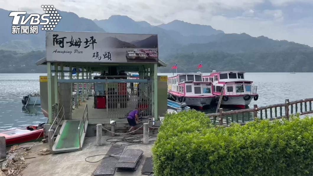 怎麼划來這！ SUP誤闖石門水庫客輪航道│TVBS新聞網