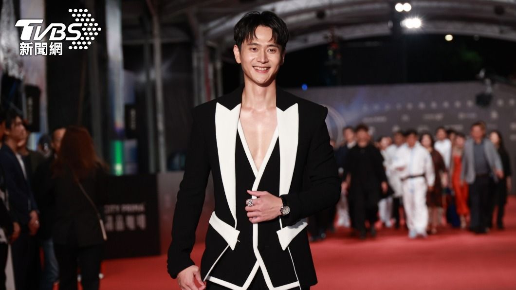 金鐘58／孫可芳挺肚帶寶寶走紅毯 尪劉冠廷「甜蜜抱抱」大放閃光彈│TVBS新聞網