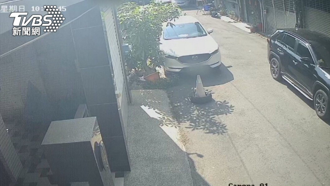 控5米巷亂停車！堵路頻繁車輛難行 害丈夫延誤救醫送命 │TVBS新聞網