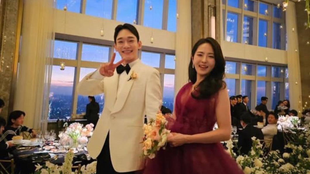 已當2寶爸！CHEN「悄辦婚禮」甜照曝光 EXO全員相挺│TVBS新聞網
