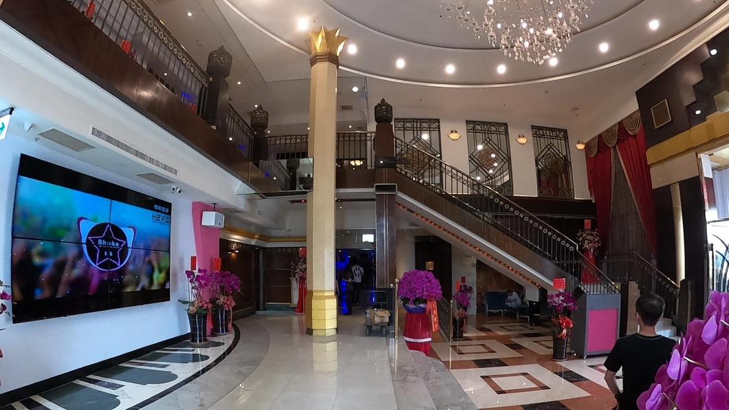 金錢豹「天上人間」變身平價KTV 歐式奢華包廂照曝光│金錢豹汶南店│自助式KTV│超級巨星│TVBS新聞網