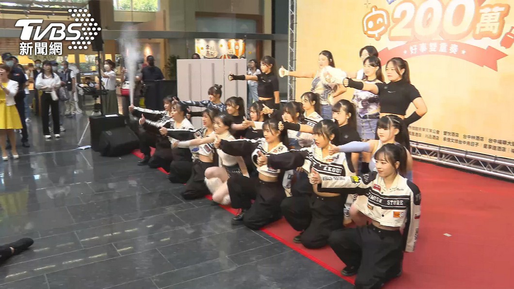 「台中通」APP突破200萬次下載 市長加碼送機票│TVBS新聞網