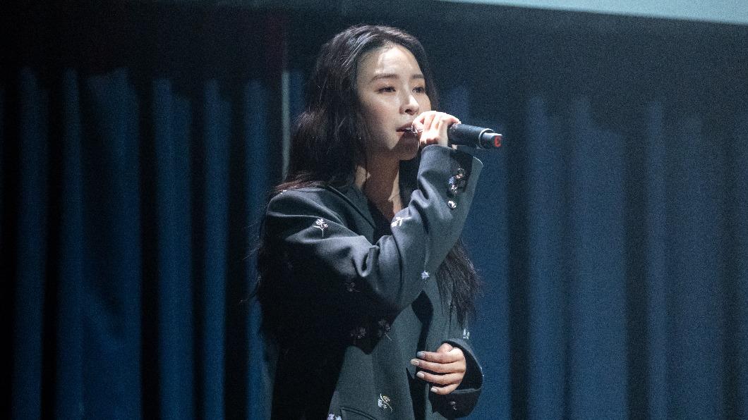 爆不合周子瑜！Elkie慶25歲生日 子瑜媽媽驚喜現身送祝福│TVBS新聞網