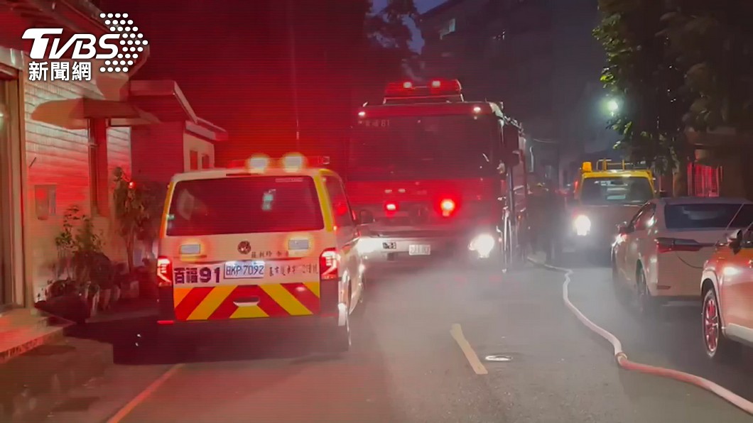 疑民宅頂樓鴿舍起火 50隻鴿子葬身火窟│基隆│火災│消防人員│TVBS新聞網