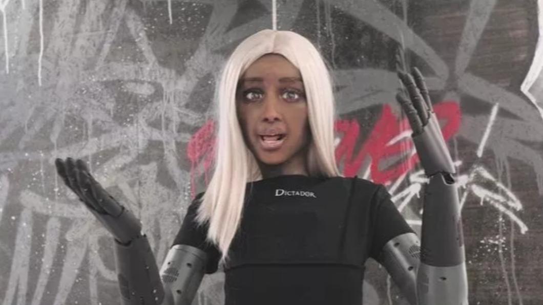 全球首位AI CEO再創紀錄 成大學首名「沒心臟」榮譽教授│TVBS新聞網