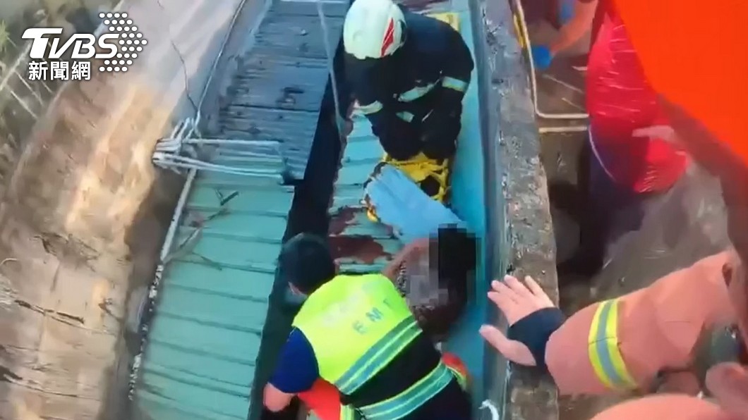 沒鑰匙爬窗潛入 卡遮雨棚 賊否認急閃躲│TVBS新聞網