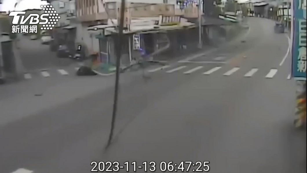 恍神！無照駕駛衝對向 單車騎士遭撞身亡│TVBS新聞網