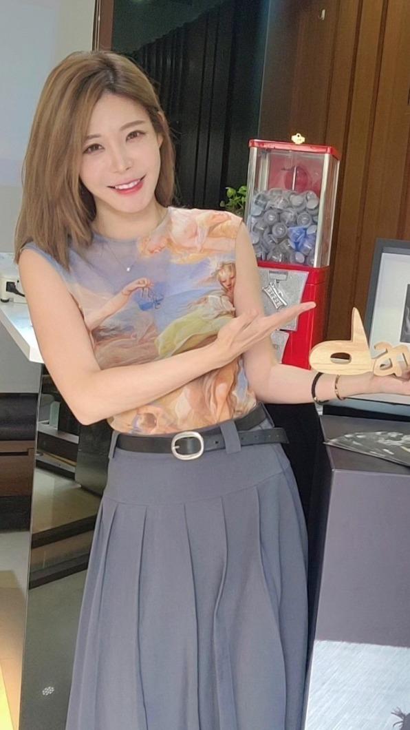 還記得她嗎？女F4前團員攜手孟子後代亮相 絕美近況曝光 │TVBS新聞網