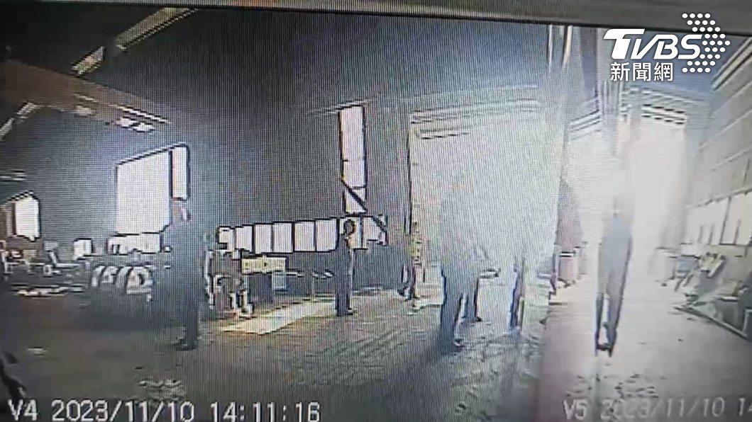 屏東工人遭鋼捲夾頭當場OHCA 送醫搶救隔日仍不治│工安│意外│CPR│TVBS新聞網