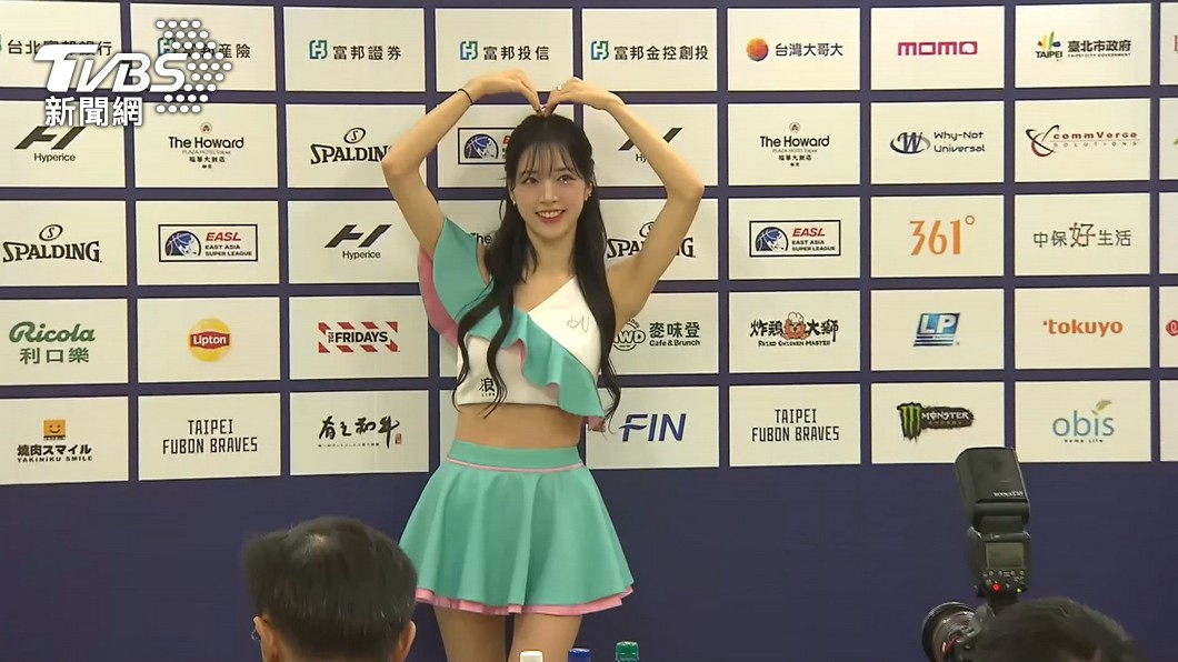 她來了！「釜山女神」李晧禎 加盟富邦啦啦隊│TVBS新聞網