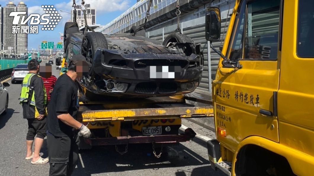 台64壅塞還不看路！BMW未保持車距 鬼切撞翻車毀人傷│TVBS新聞網