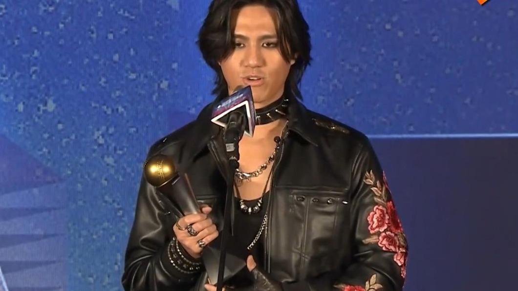 洋投「鋼龍」奪中職年度MVP 今年囊括5項大獎│TVBS新聞網