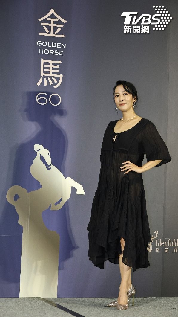 金馬60／大陸女星全透明薄紗出席金馬午宴 黑色丁字褲全看光│TVBS新聞網