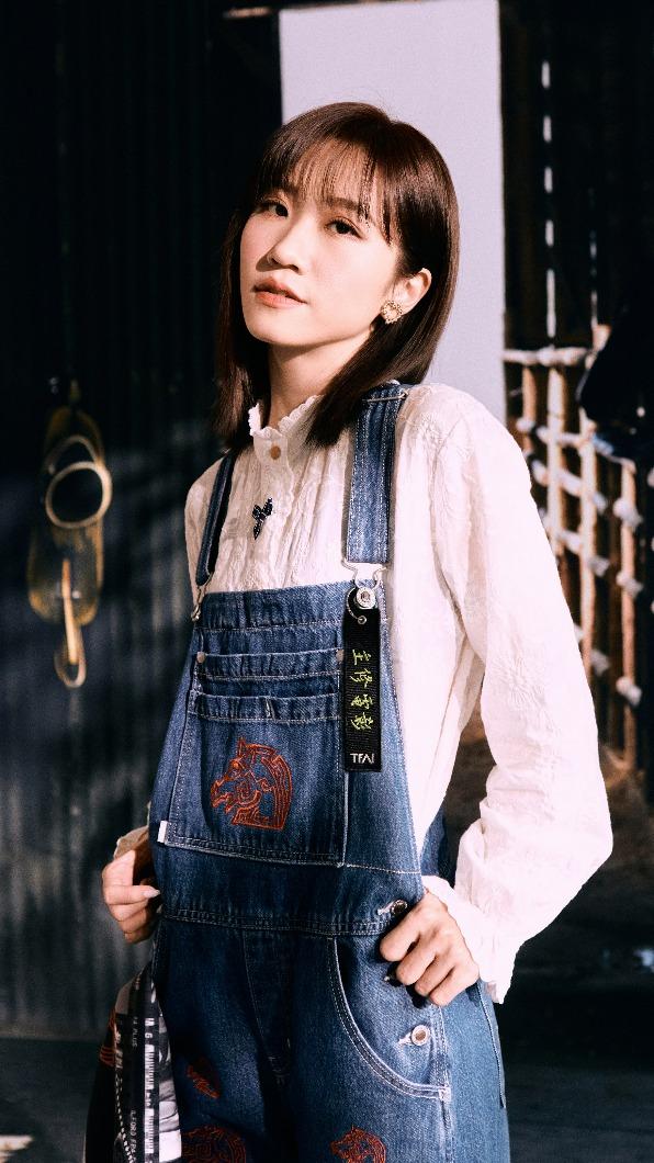 金馬60／Lulu獨扛主持表現被讚爆 開場影片「大咖雲集」影迷看哭了 - 鏡週刊 Mirror Media