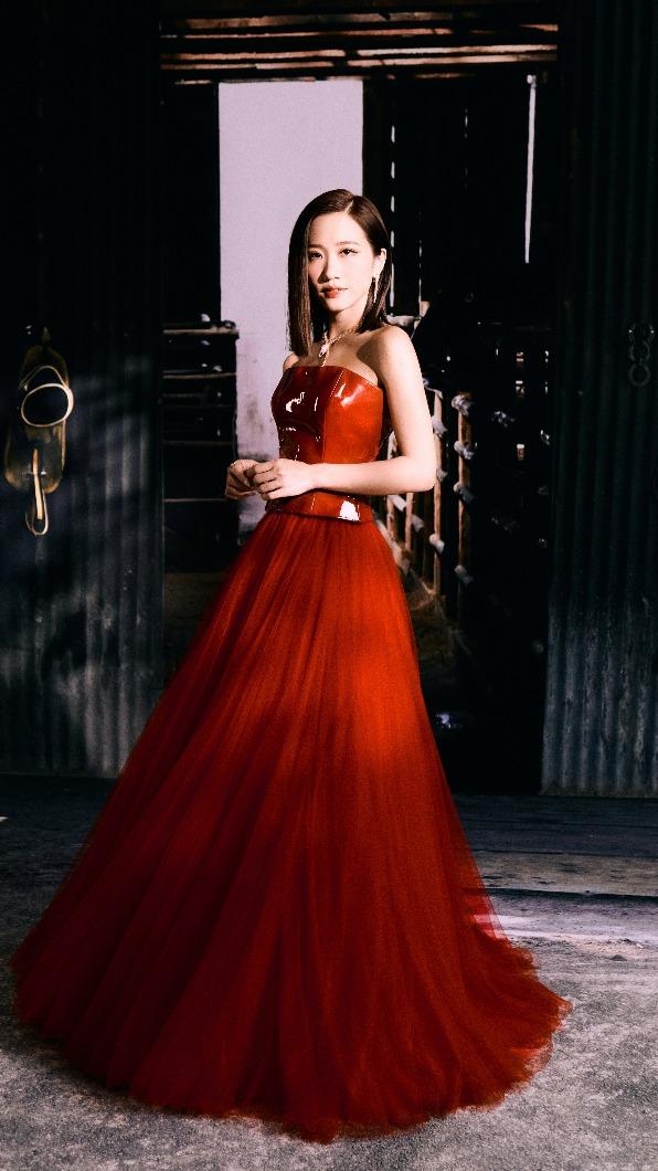 金馬60／Lulu獨扛主持表現被讚爆 開場影片「大咖雲集」影迷看哭了│黃路梓茵│金馬獎│主持人│TVBS新聞網