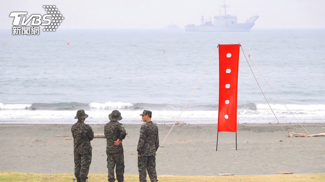 「紅色沙灘」演練畫面曝 AAV-7兩棲突擊車首登西子灣│TVBS新聞網