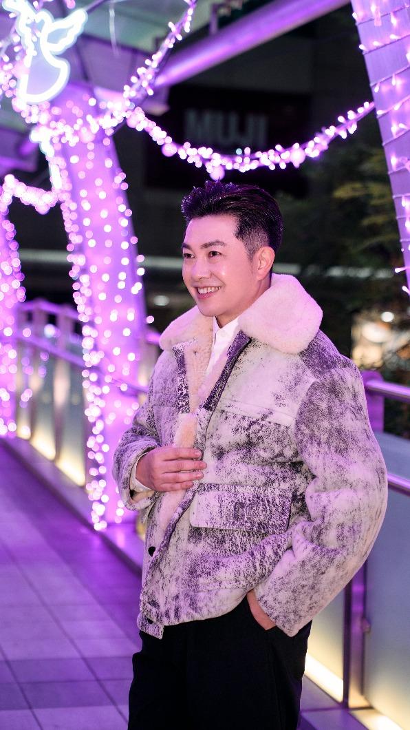 「台版瑪麗亞凱莉」砸百萬狂換7造型 MV取景選在新北耶誕城│TVBS新聞網