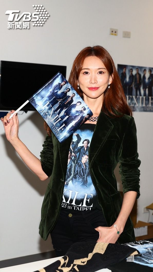 直擊／林志玲現場放閃！ 「周邊櫃台幫賣貨」力挺AKIRA北流開唱│TVBS新聞網