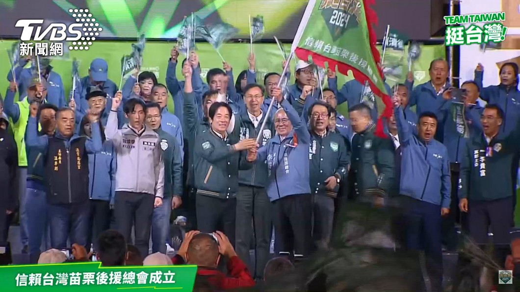 屏東歸隊湧3萬人 周典論率女兒挺侯友宜│TVBS新聞網