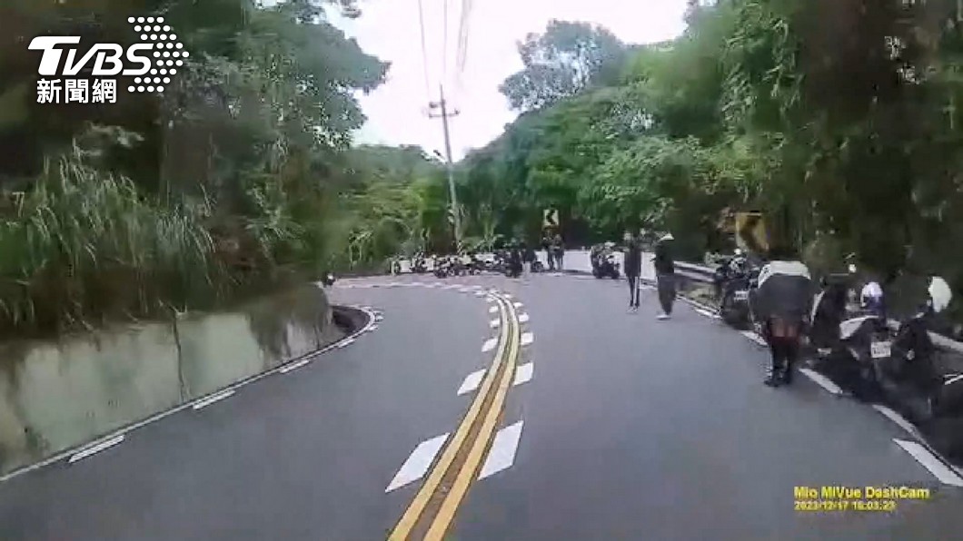 瞞爸媽偷騎車！少年赴約136跑山 自撞電桿亡│TVBS新聞網