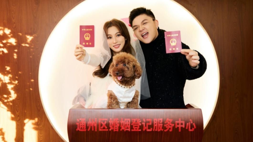 才認愛2個月！31歲男星宣布完婚 甜曬婚紗照：She said YES│TVBS新聞網