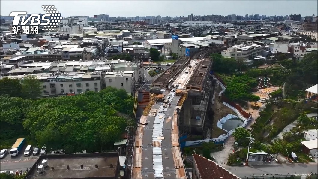 「捷運三鶯線」全線合龍 預計2025年完工│新北│三峽│U型梁│TVBS新聞網