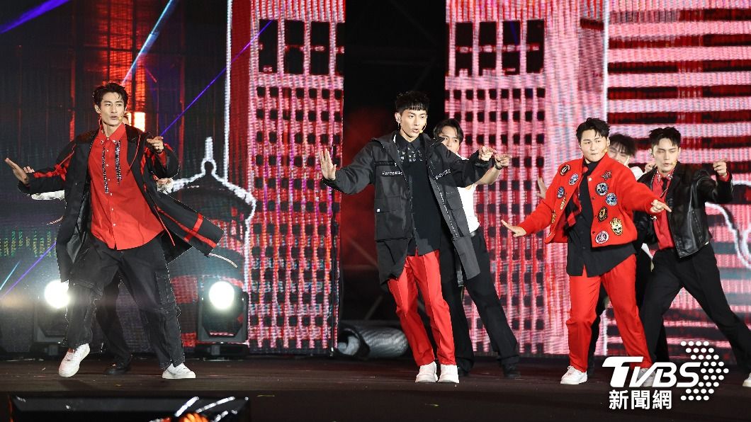 IT BOYZ登台北跨年！他減重完「下巴可插牛排」 隔1個月變超瘦│TVBS新聞網