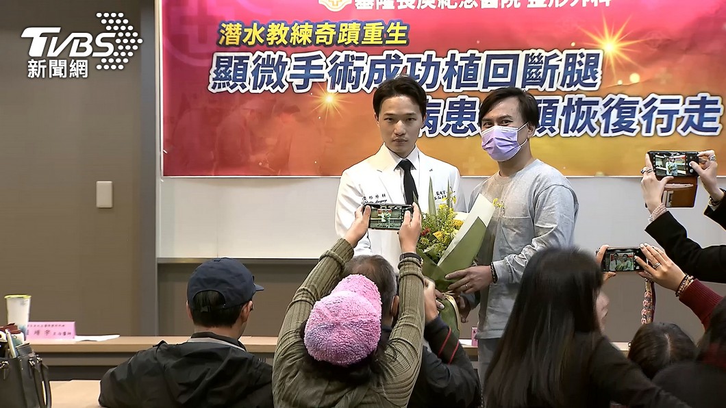 「螺旋槳斷」12hrs接回 潛水教練能走能游│TVBS新聞網