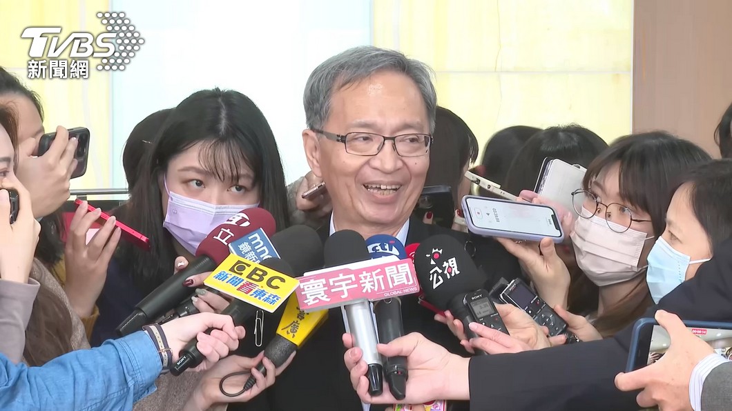 遭疑高端過EUA「當天改約」！薛瑞元：不然挑哪天│TVBS新聞網