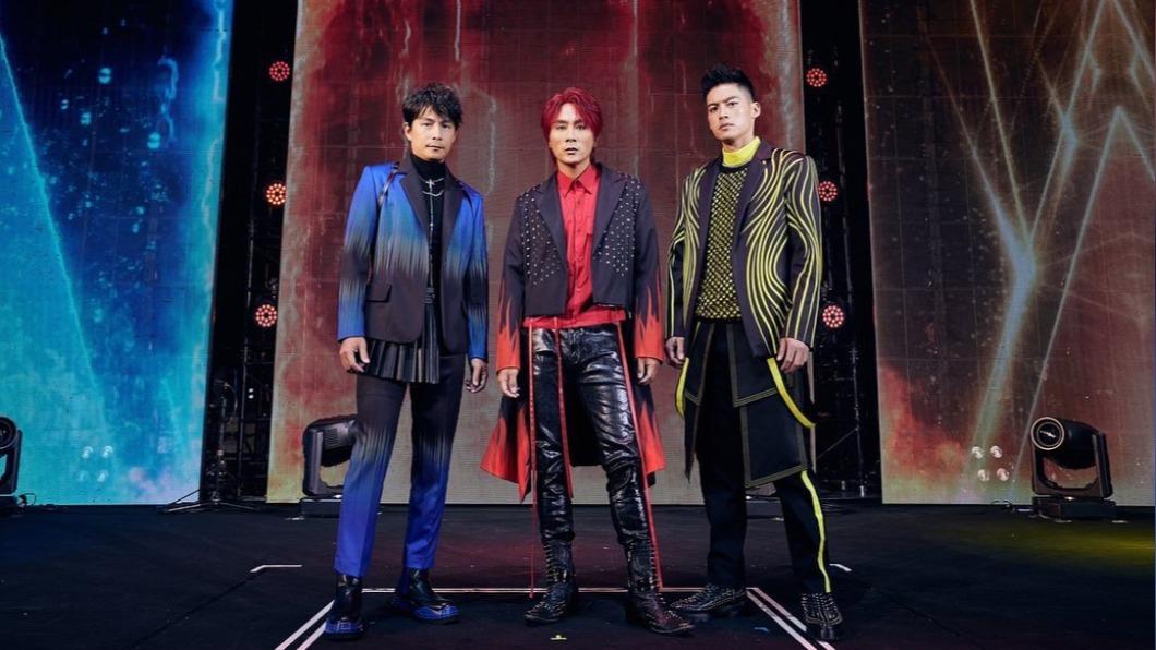 5566出道22年！許孟哲突爆「16歲簽約內幕」 曬照發豪語 - 鏡週刊 Mirror Media