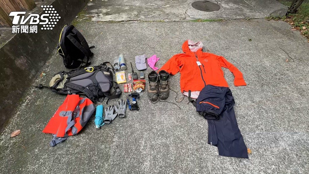 登山裝備帶足！ 水、糧食、輕便雨衣不能少│TVBS新聞網