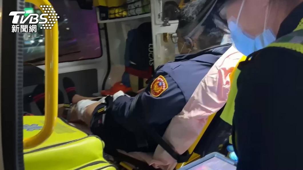 違停露餡了！ 通緝犯先倒車撞uber再衝撞警察│TVBS新聞網