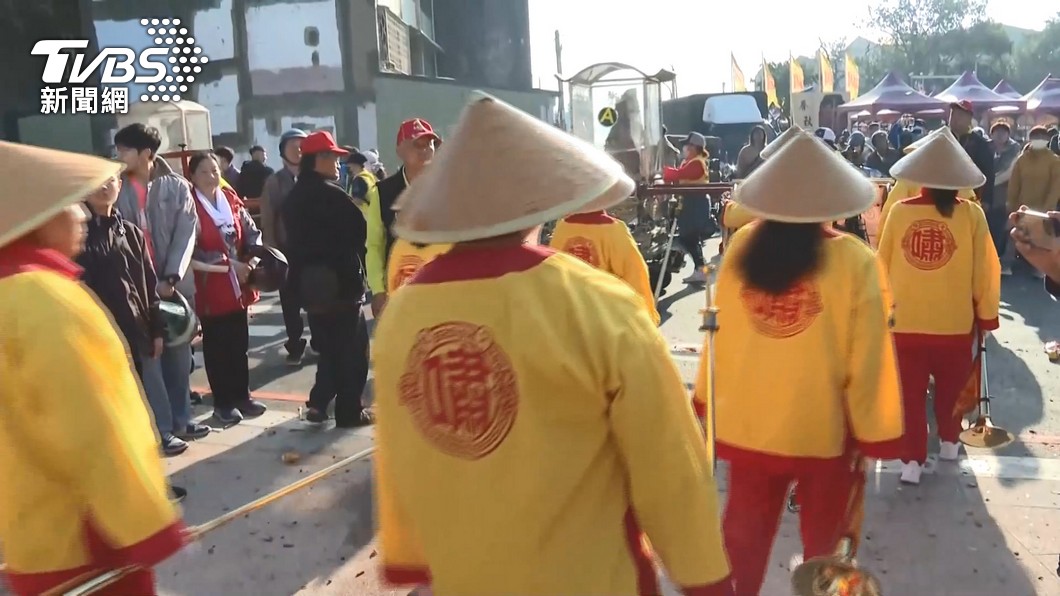 估湧60萬人潮！鹽水蜂炮增至400座炮城 遊客搭帳篷過夜│TVBS新聞網