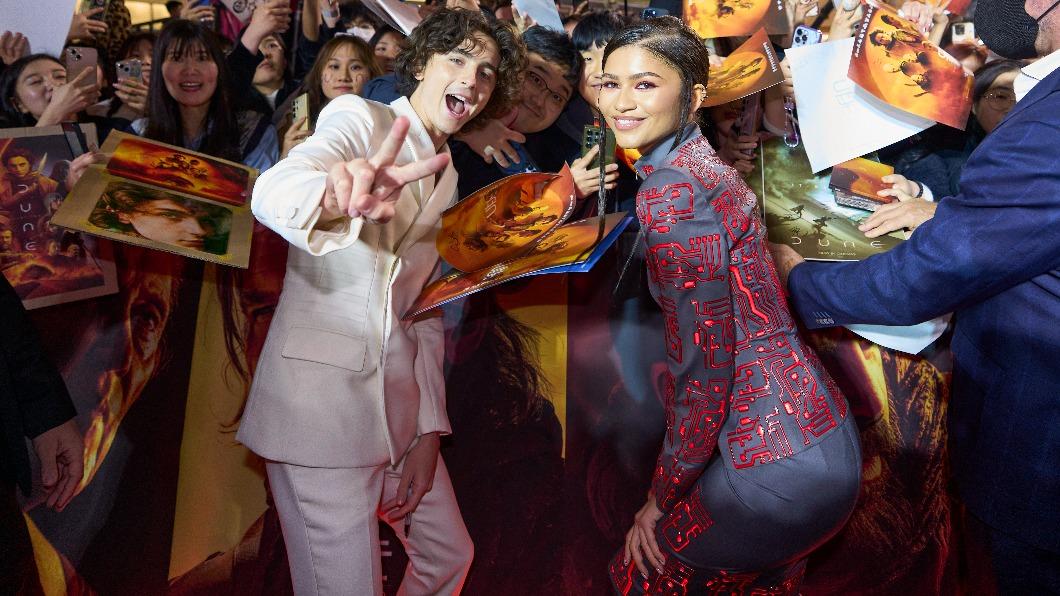 凱莉珍娜哭哭！「甜茶」燦笑緊抱陌生女孩 畫面外流│TVBS新聞網