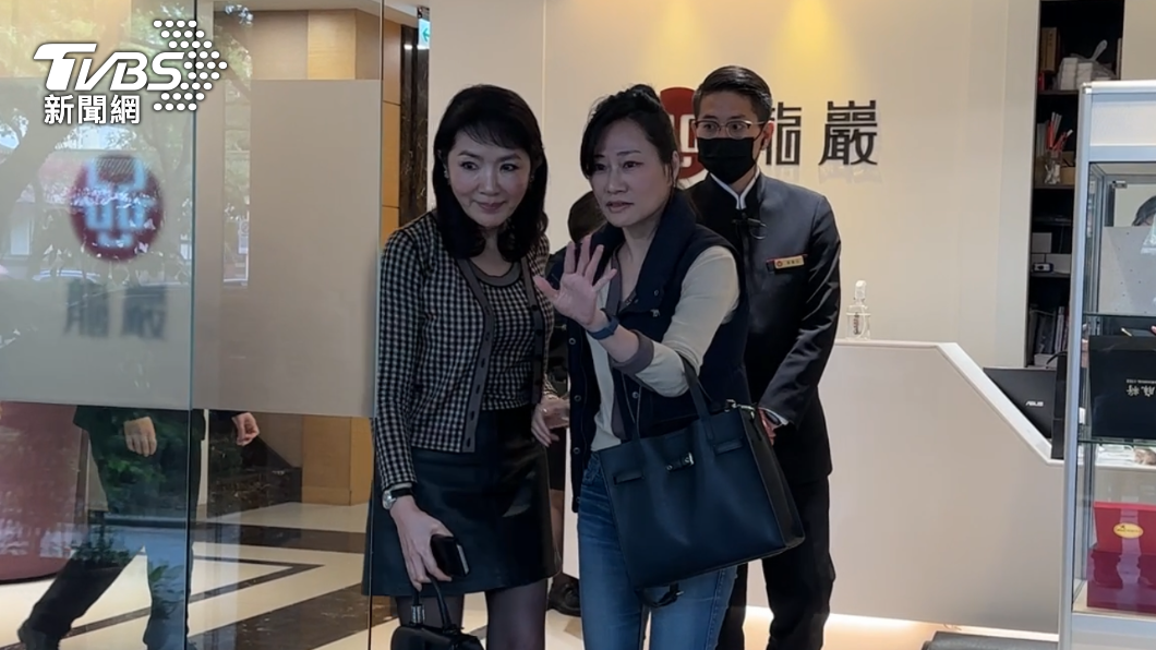 Makiyo弔唁小S公公！靈堂待2小時 心疼她「一直擦眼淚」│TVBS新聞網