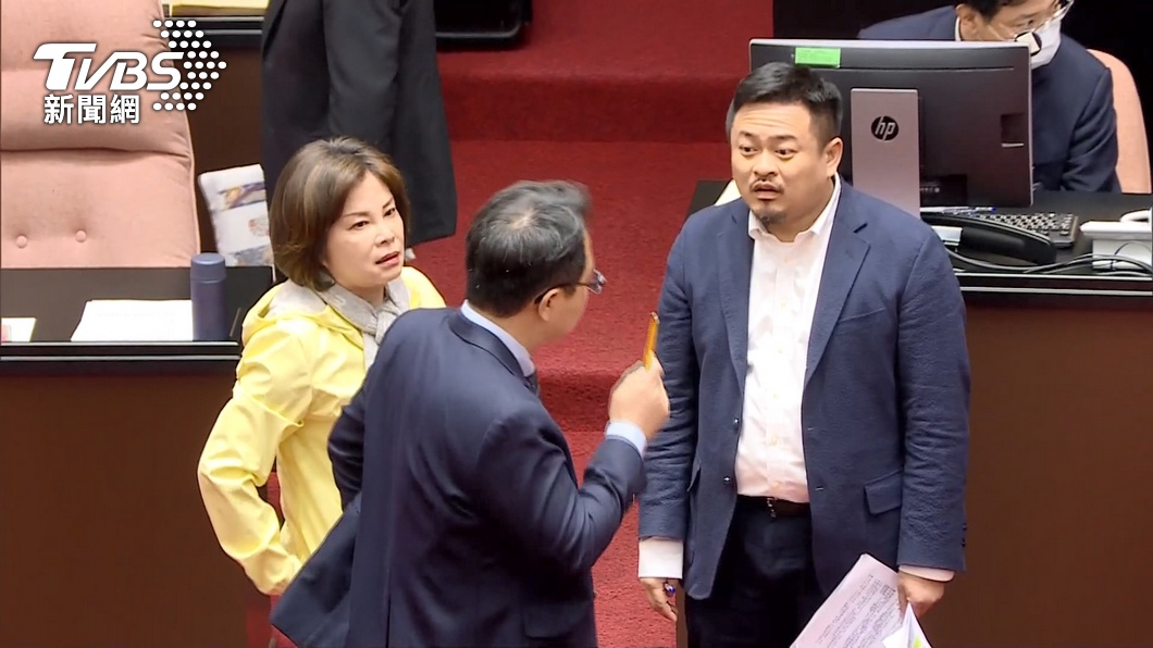 憂空戰佔下風？瞄準年輕族群 賴交付吳崢「每周開直播」│TVBS新聞網