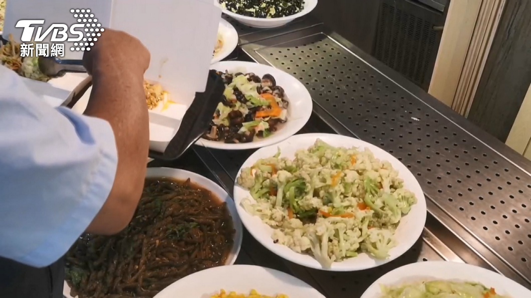 貴嗎？5道青菜加白飯155元 民眾上網詢問店家也回應了│TVBS新聞網