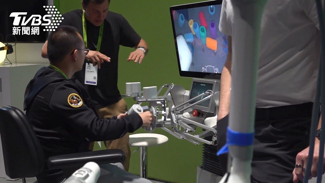 來一杯機器人調酒？ 輝達GTC機器人秀調酒功力！│TVBS新聞網