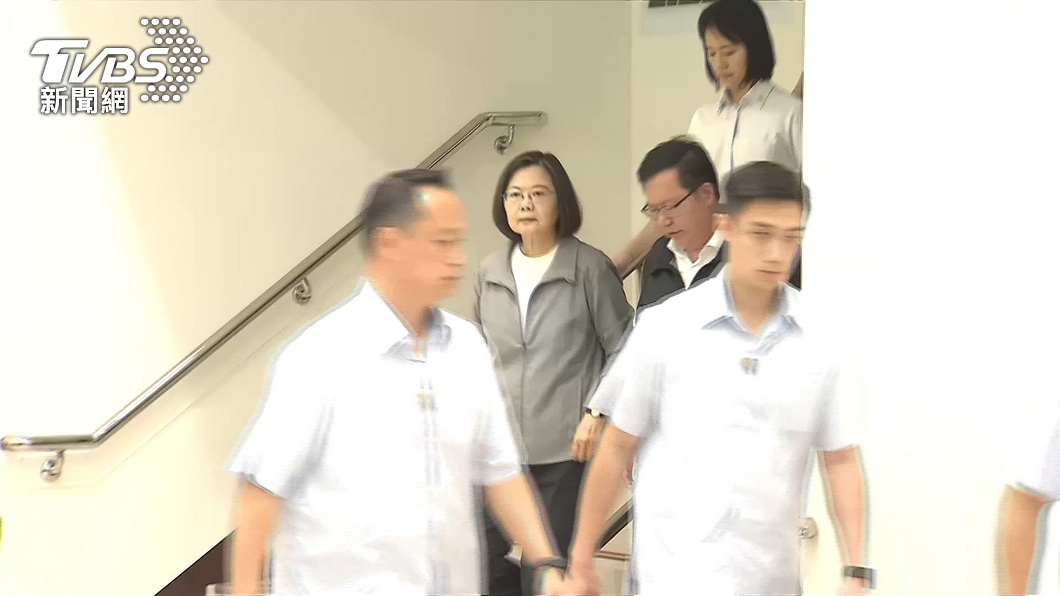 強震後清明連假首日！ 總統視察雙鐵疏運│TVBS新聞網