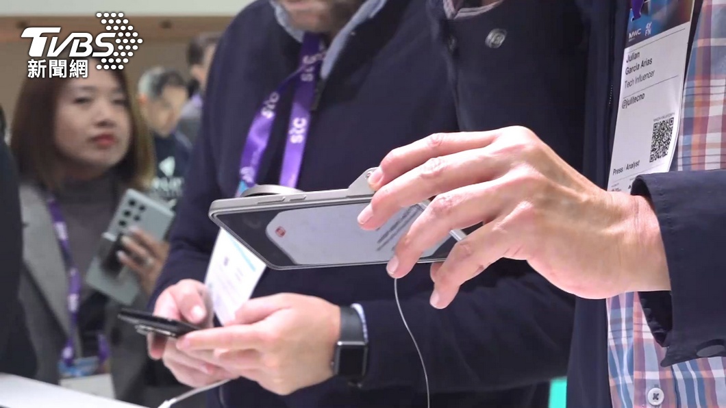 AI手機是啥？生成式功能 訂國外餐廳能即時口譯│TVBS新聞網
