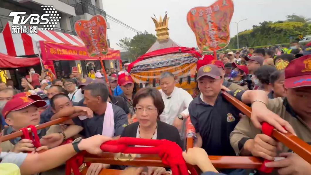 大甲媽遶境首日 人潮多晚近6hrs才抵彰化│TVBS新聞網