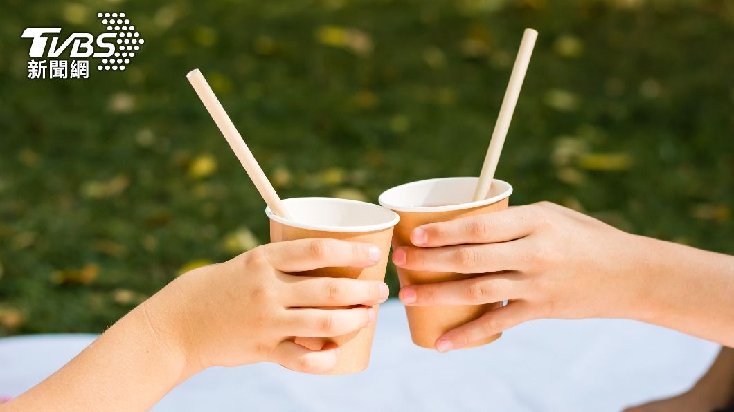 買豆漿或咖啡別用這種杯子裝！專家示警：恐溶出毒素吃下肚│TVBS新聞網