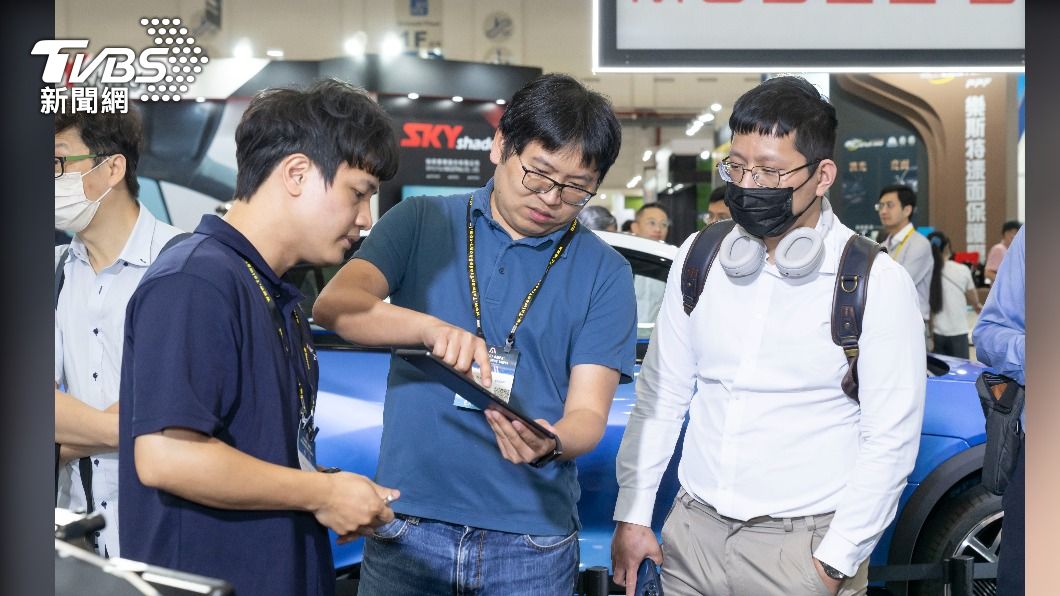 鴻海大展「電動車」生態系 劉揚偉：n7大量交付中 │TVBS新聞網