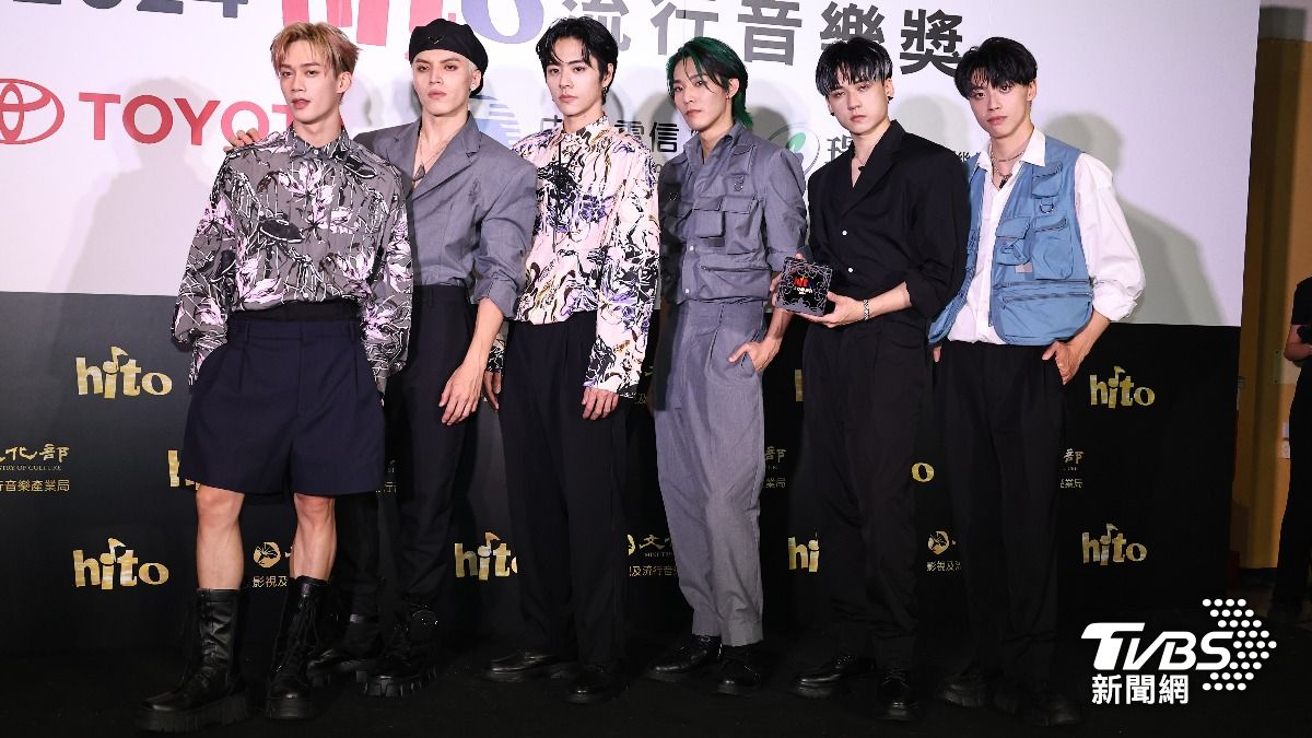 U:NUS帶「超巨」辣妹上台！親曝「裸身計畫」 屁股蛋也看光│TVBS新聞網