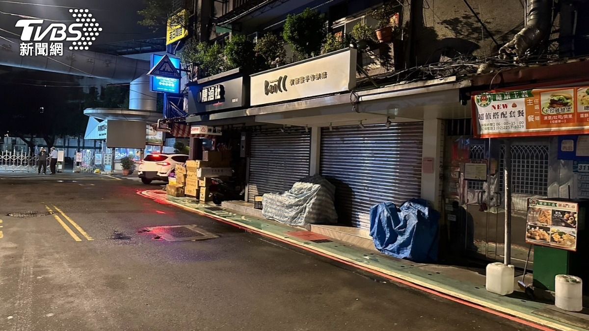 搶撈畢業財！海量花束癱瘓人行道 花商還沒賺到先吃罰單│TVBS新聞網